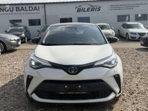 White Toyota C-HR 2020 in Utena, with an engine capacity of 1.80 L and mileage of 270 thousand km for 14990 €, photo 7 on AUTOMOTO.COM.LV