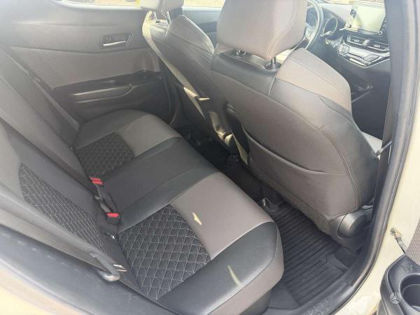 White Toyota C-HR 2020 in Utena, with an engine capacity of 1.80 L and mileage of 270 thousand km for 14990 €, photo 10 on AUTOMOTO.COM.LV