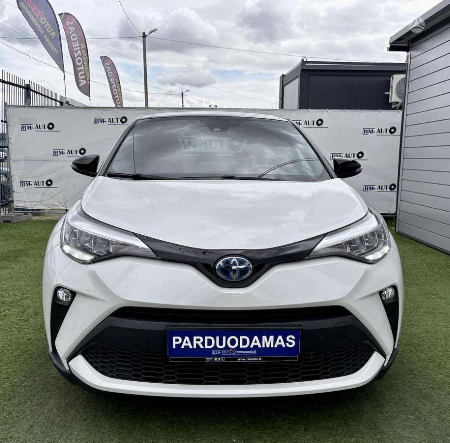 Белый Тойота C-HR 2020 в Паневежис, объемом двигателя 1.99 л и пробегом 46 тыс. км за 20900 €, фото 3 на AUTOMOTO.COM.LV