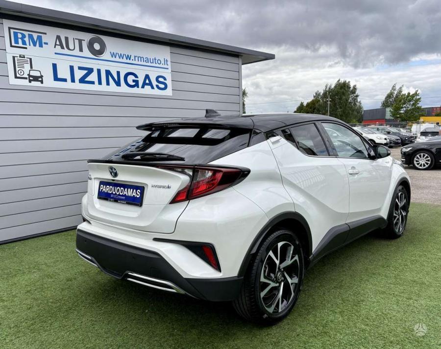 Белый Тойота C-HR 2020 в Паневежис, объемом двигателя 1.99 л и пробегом 46 тыс. км за 20900 €, фото 7 на AUTOMOTO.COM.LV