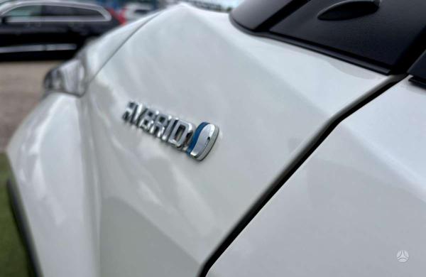 Белый Тойота C-HR 2020 в Паневежис, объемом двигателя 1.99 л и пробегом 46 тыс. км за 20900 €, фото 9 на AUTOMOTO.COM.LV