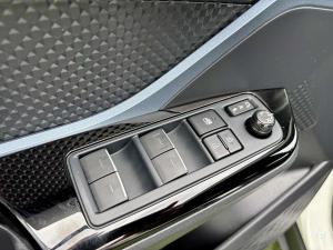 Белый Тойота C-HR 2020 в Паневежис, объемом двигателя 1.99 л и пробегом 46 тыс. км за 20900 €, фото 13 на AUTOMOTO.COM.LV