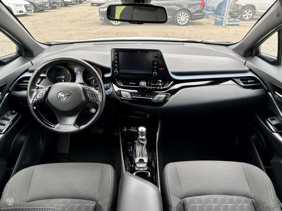 Белый Тойота C-HR 2020 в Паневежис, объемом двигателя 1.99 л и пробегом 46 тыс. км за 20900 €, фото 16 на AUTOMOTO.COM.LV