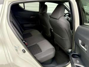 Белый Тойота C-HR 2020 в Паневежис, объемом двигателя 1.99 л и пробегом 46 тыс. км за 20900 €, фото 26 на AUTOMOTO.COM.LV