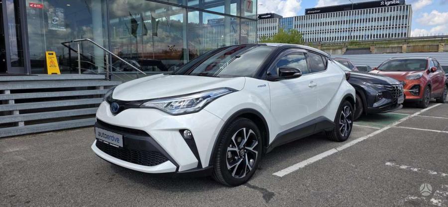 Белый Тойота C-HR 2020 в Вильнюс, объемом двигателя 1.99 л и пробегом 70 тыс. км за 24750 €, фото 3 на AUTOMOTO.COM.LV