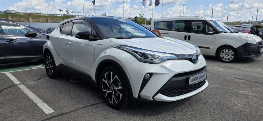 Белый Тойота C-HR 2020 в Вильнюс, объемом двигателя 1.99 л и пробегом 70 тыс. км за 24750 €, фото 4 на AUTOMOTO.COM.LV