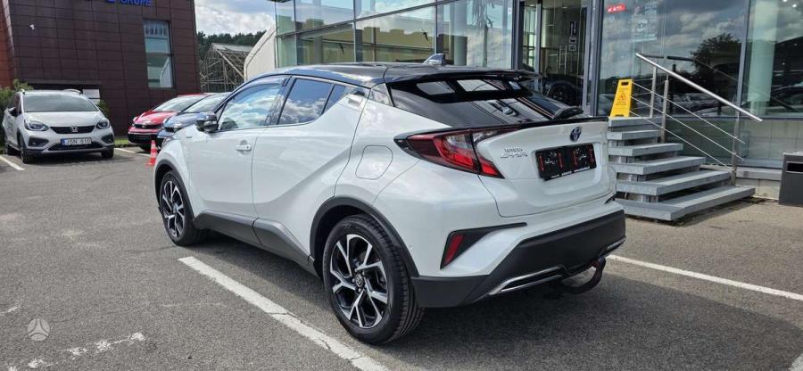 Белый Тойота C-HR 2020 в Вильнюс, объемом двигателя 1.99 л и пробегом 70 тыс. км за 24750 €, фото 6 на AUTOMOTO.COM.LV