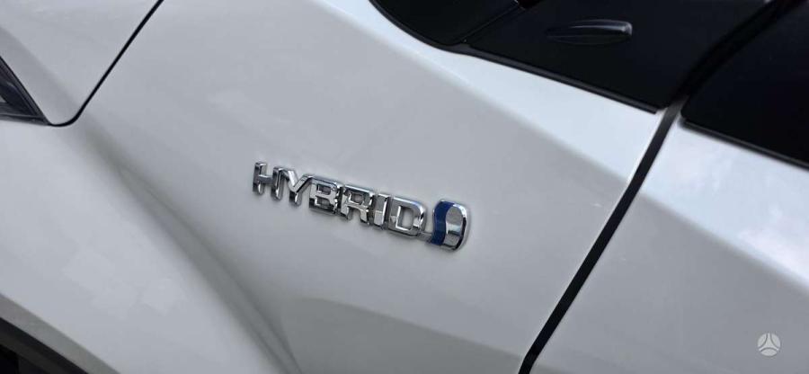 Белый Тойота C-HR 2020 в Вильнюс, объемом двигателя 1.99 л и пробегом 70 тыс. км за 24750 €, фото 30 на AUTOMOTO.COM.LV
