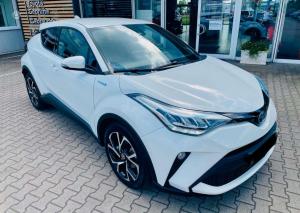 White Toyota C-HR 2020 in Vilnius, with an engine capacity of 1.80 L and mileage of 100 thousand km for 17500 €, photo  on AUTOMOTO.COM.LV