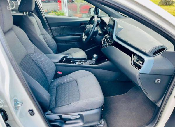 Balts Toyota C-HR 2020 Viļņa, ar dzinēja tilpumu 1.80 L un nobraukumu 100 tūkst. km par 17500 €, foto 6 vietnē AUTOMOTO.COM.LV