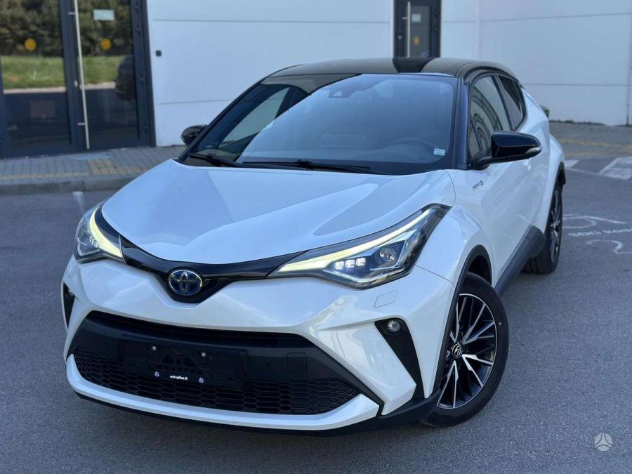 Белый Тойота C-HR 2020 в Каунас, объемом двигателя 1.99 л и пробегом 99 тыс. км за 22750 €, фото 1 на AUTOMOTO.COM.LV