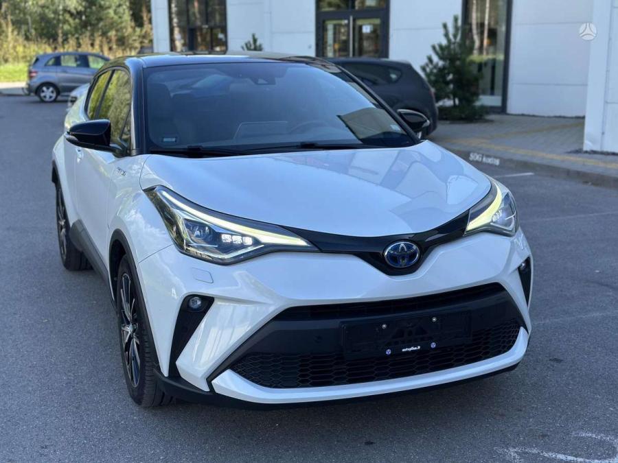 Белый Тойота C-HR 2020 в Каунас, объемом двигателя 1.99 л и пробегом 99 тыс. км за 22750 €, фото 6 на AUTOMOTO.COM.LV