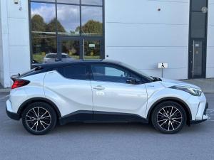 Белый Тойота C-HR 2020 в Каунас, объемом двигателя 1.99 л и пробегом 99 тыс. км за 22750 €, фото 7 на AUTOMOTO.COM.LV