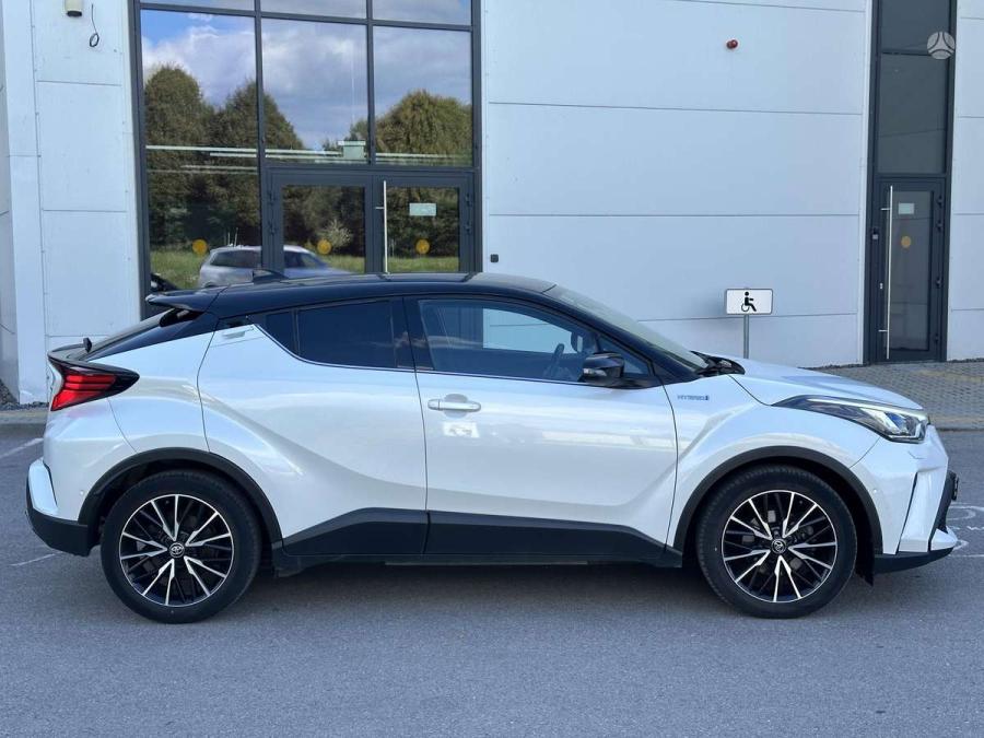 Белый Тойота C-HR 2020 в Каунас, объемом двигателя 1.99 л и пробегом 99 тыс. км за 22750 €, фото 7 на AUTOMOTO.COM.LV