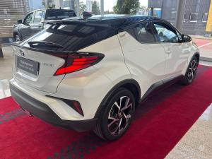 White Toyota C-HR 2020 in Siauliai, with an engine capacity of 1.80 L and mileage of 52 thousand km for 21300 €, photo 6 on AUTOMOTO.COM.LV