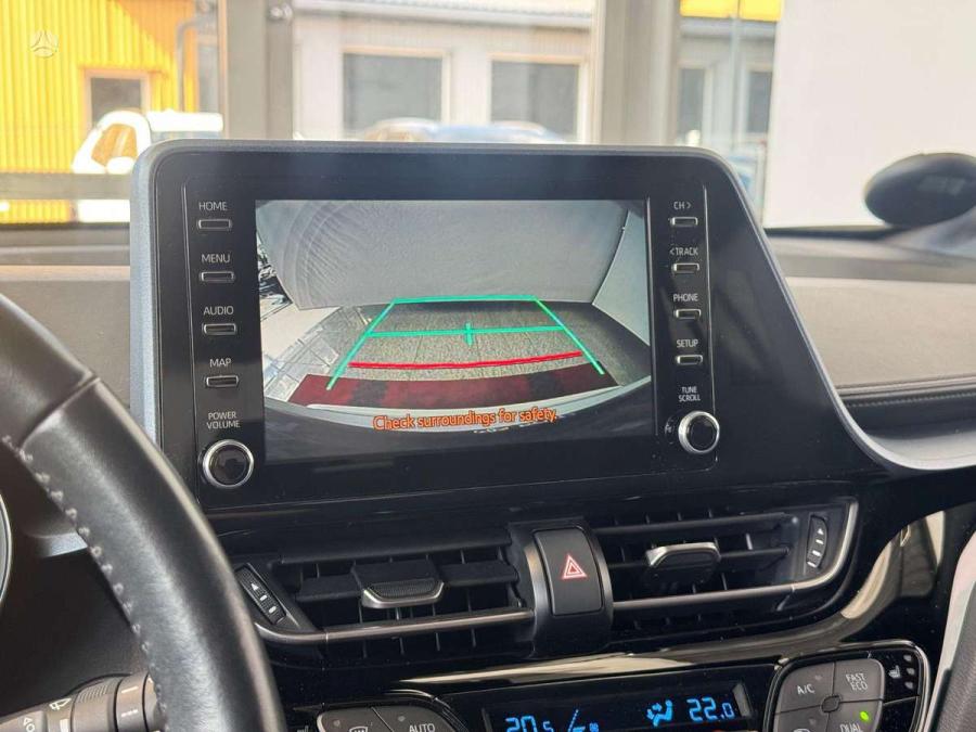 White Toyota C-HR 2020 in Siauliai, with an engine capacity of 1.80 L and mileage of 52 thousand km for 21300 €, photo 19 on AUTOMOTO.COM.LV