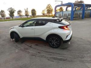 Белый Тойота C-HR 2020 в Паневежис, объемом двигателя 1.80 л и пробегом 125 тыс. км за 18500 €, фото 3 на AUTOMOTO.COM.LV
