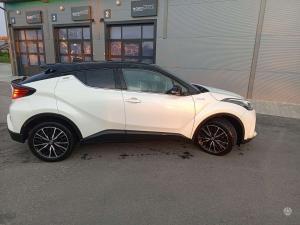 Белый Тойота C-HR 2020 в Паневежис, объемом двигателя 1.80 л и пробегом 125 тыс. км за 18500 €, фото 4 на AUTOMOTO.COM.LV
