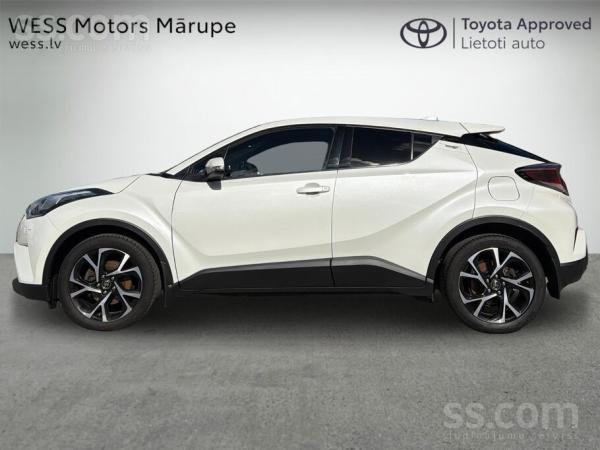 White Toyota C-HR 2020 in Riga, with an engine capacity of 1.20 L and mileage of 183 thousand km for 13590 €, photo 4 on AUTOMOTO.COM.LV