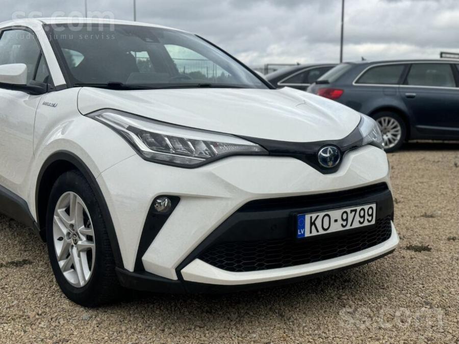 Balts Toyota C-HR 2020 Valmiera, ar dzinēja tilpumu 1.80 L un nobraukumu 53 tūkst. km par 19250 €, foto 4 vietnē AUTOMOTO.COM.LV