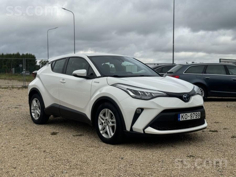 Balts Toyota C-HR 2020 Valmiera, ar dzinēja tilpumu 1.80 L un nobraukumu 53 tūkst. km par 19250 €, foto 5 vietnē AUTOMOTO.COM.LV