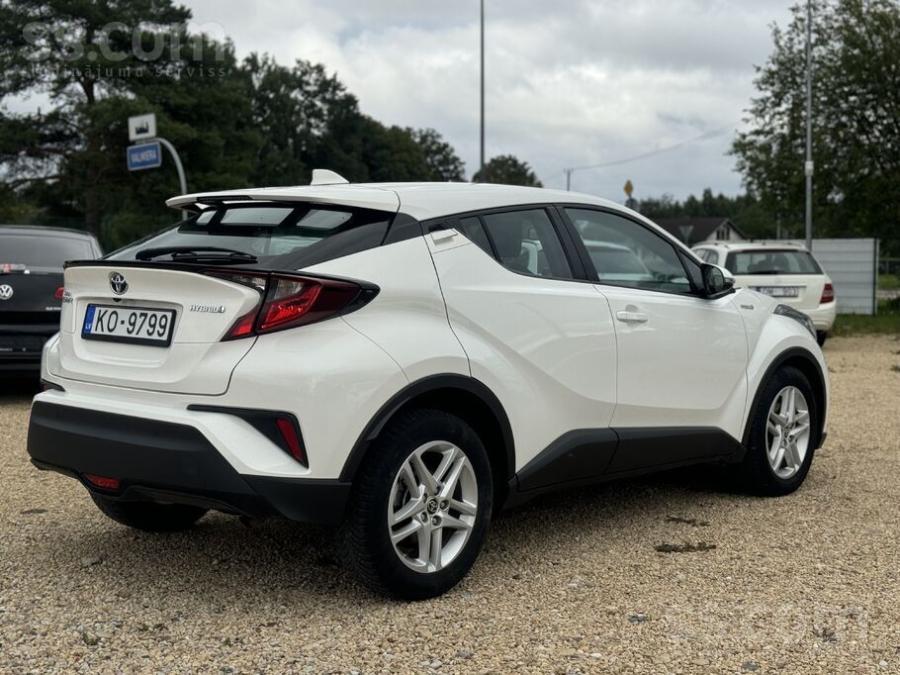 Balts Toyota C-HR 2020 Valmiera, ar dzinēja tilpumu 1.80 L un nobraukumu 53 tūkst. km par 19250 €, foto 6 vietnē AUTOMOTO.COM.LV