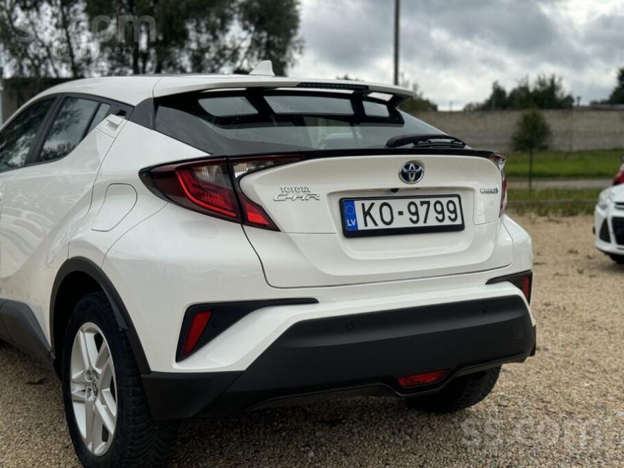 Balts Toyota C-HR 2020 Valmiera, ar dzinēja tilpumu 1.80 L un nobraukumu 53 tūkst. km par 19250 €, foto 8 vietnē AUTOMOTO.COM.LV