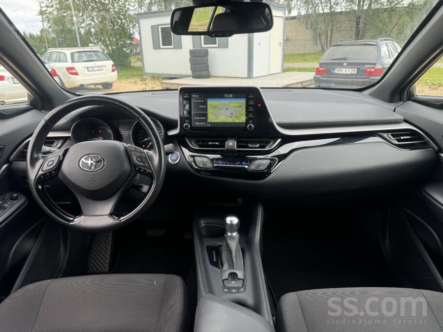 Balts Toyota C-HR 2020 Valmiera, ar dzinēja tilpumu 1.80 L un nobraukumu 53 tūkst. km par 19250 €, foto 13 vietnē AUTOMOTO.COM.LV