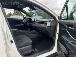 Balts Toyota C-HR 2020 Valmiera, ar dzinēja tilpumu 1.80 L un nobraukumu 53 tūkst. km par 19250 €, foto 15 vietnē AUTOMOTO.COM.LV