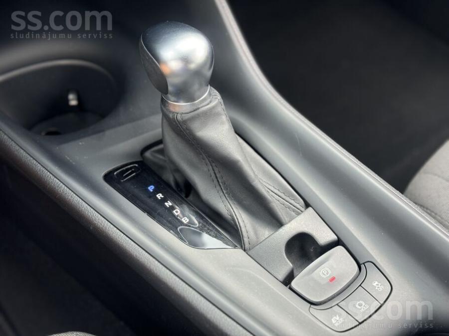 Balts Toyota C-HR 2020 Valmiera, ar dzinēja tilpumu 1.80 L un nobraukumu 53 tūkst. km par 19250 €, foto 18 vietnē AUTOMOTO.COM.LV