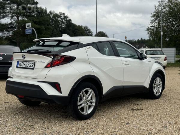 Белый Тойота C-HR 2020 в Валмиера, объемом двигателя 1.80 л и пробегом 53 тыс. км за 19250 €, фото 6 на AUTOMOTO.COM.LV