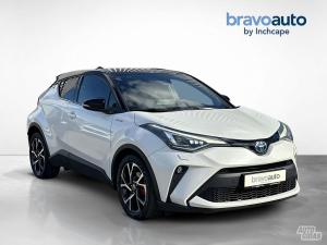 White Toyota C-HR 2020 in Kaunas, with an engine capacity of 1.80 L and mileage of 102 thousand km for 20472 €, photo 8 on AUTOMOTO.COM.LV