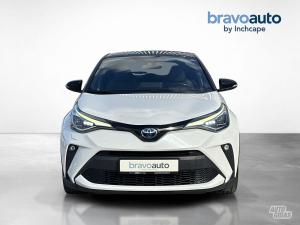 White Toyota C-HR 2020 in Kaunas, with an engine capacity of 1.80 L and mileage of 102 thousand km for 20472 €, photo 9 on AUTOMOTO.COM.LV