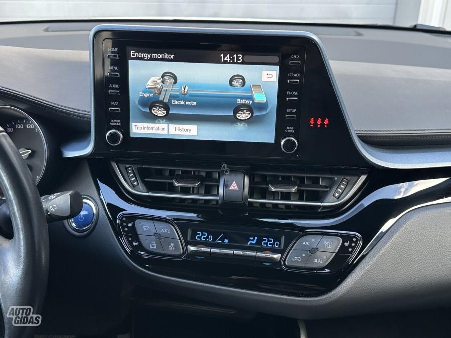 White Toyota C-HR 2020 in Kaunas, with an engine capacity of 1.80 L and mileage of 102 thousand km for 20472 €, photo 14 on AUTOMOTO.COM.LV