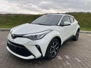 Белый Тойота C-HR 2021 в Вильнюс, объемом двигателя 1.80 л и пробегом 150 тыс. км за 17300 €, фото  на AUTOMOTO.COM.LV