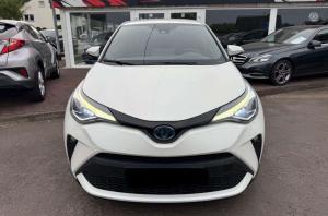 Белый Тойота C-HR 2021 в Вильнюс, объемом двигателя 1.80 л и пробегом 23 тыс. км за 19900 €, фото 2 на AUTOMOTO.COM.LV