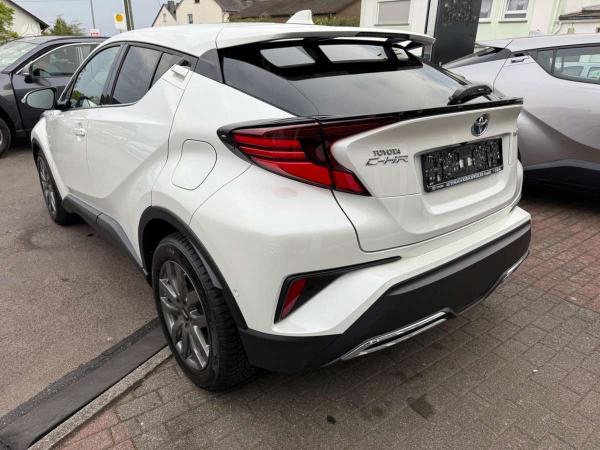 Balts Toyota C-HR 2021 Viļņa, ar dzinēja tilpumu 1.80 L un nobraukumu 23 tūkst. km par 19900 €, foto 6 vietnē AUTOMOTO.COM.LV