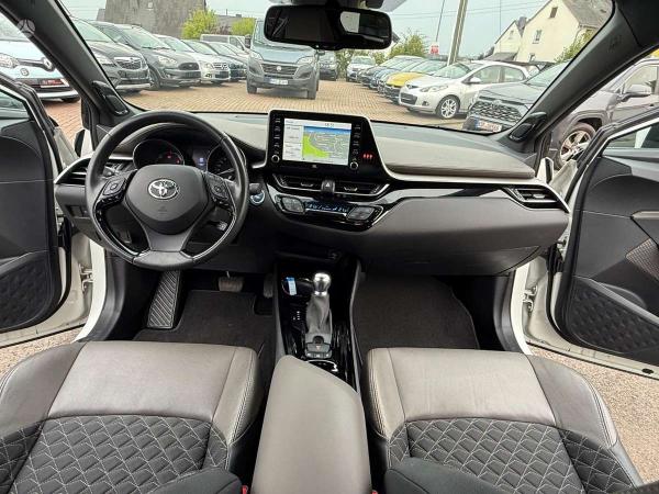 Balts Toyota C-HR 2021 Viļņa, ar dzinēja tilpumu 1.80 L un nobraukumu 23 tūkst. km par 19900 €, foto 8 vietnē AUTOMOTO.COM.LV