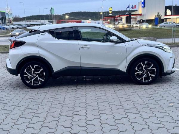 Balts Toyota C-HR 2021 Viļņa, ar dzinēja tilpumu 1.80 L un nobraukumu 66 tūkst. km par 21950 €, foto 7 vietnē AUTOMOTO.COM.LV