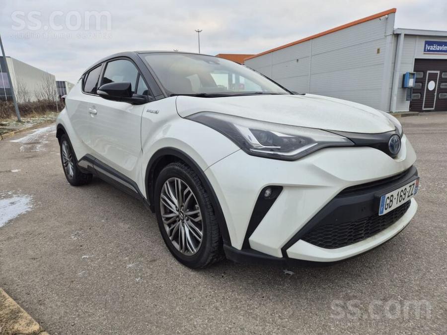 Белый Тойота C-HR 2021 в Рига, объемом двигателя 2.00 л и пробегом 0 тыс. км за 17900 €, фото 1 на AUTOMOTO.COM.LV
