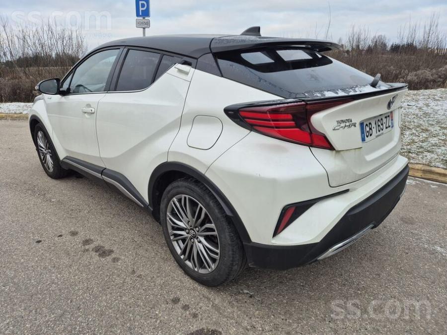 Белый Тойота C-HR 2021 в Рига, объемом двигателя 2.00 л и пробегом 0 тыс. км за 17900 €, фото 3 на AUTOMOTO.COM.LV