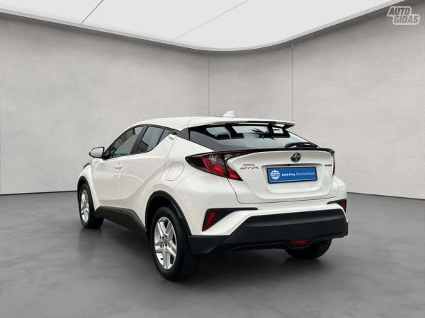 White Toyota C-HR 2021 in Kaunas, with an engine capacity of 1.80 L and mileage of 53 thousand km for 23772 €, photo 3 on AUTOMOTO.COM.LV