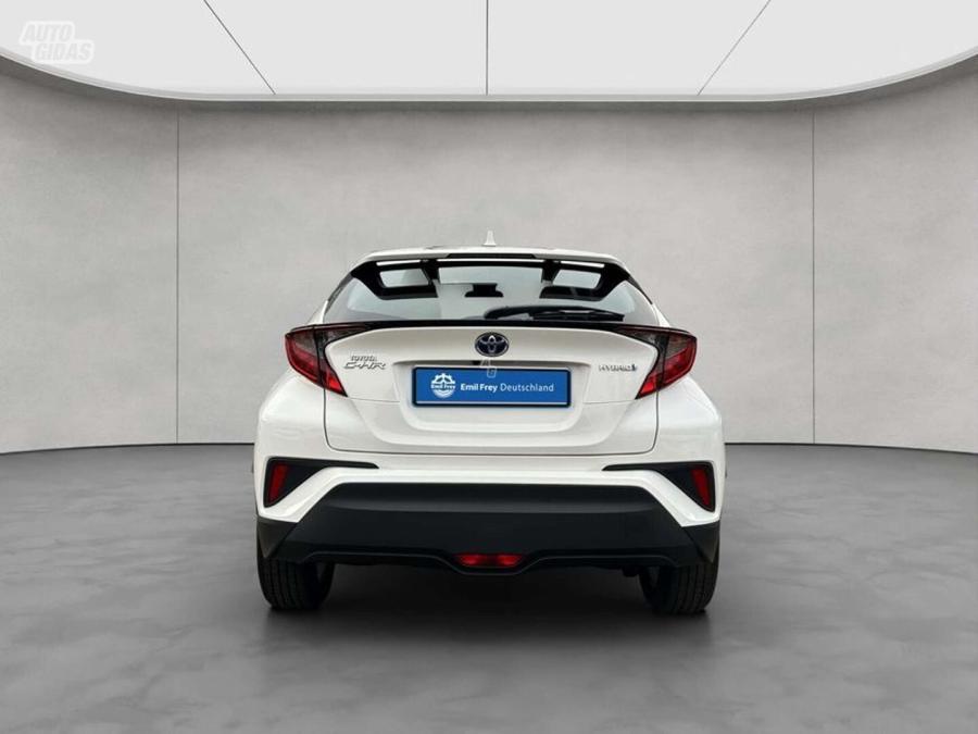 Balts Toyota C-HR 2021 Kauņa, ar dzinēja tilpumu 1.80 L un nobraukumu 53 tūkst. km par 23772 €, foto 4 vietnē AUTOMOTO.COM.LV