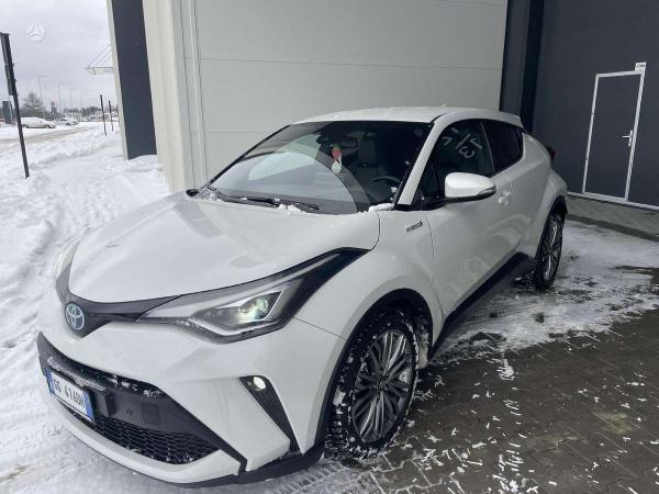 Белый Тойота C-HR 2021 в Вильнюс, объемом двигателя 1.80 л и пробегом 23 тыс. км за 19999 €, фото 1 на AUTOMOTO.COM.LV