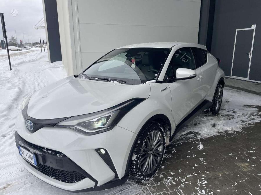Balts Toyota C-HR 2021 Viļņa, ar dzinēja tilpumu 1.80 L un nobraukumu 23 tūkst. km par 19999 €, foto 1 vietnē AUTOMOTO.COM.LV