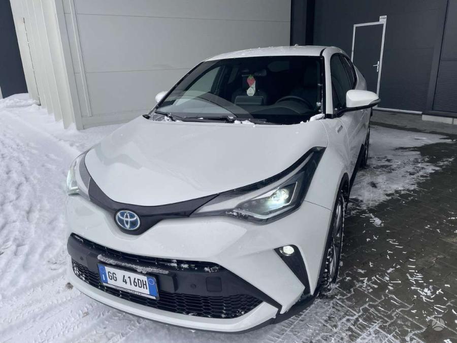 Balts Toyota C-HR 2021 Viļņa, ar dzinēja tilpumu 1.80 L un nobraukumu 23 tūkst. km par 19999 €, foto 3 vietnē AUTOMOTO.COM.LV