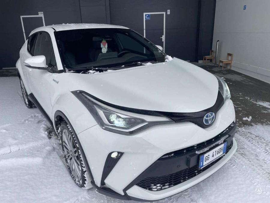 Balts Toyota C-HR 2021 Viļņa, ar dzinēja tilpumu 1.80 L un nobraukumu 23 tūkst. km par 19999 €, foto 5 vietnē AUTOMOTO.COM.LV