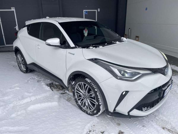 Белый Тойота C-HR 2021 в Вильнюс, объемом двигателя 1.80 л и пробегом 23 тыс. км за 19999 €, фото 6 на AUTOMOTO.COM.LV
