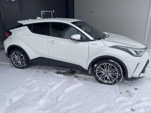 Белый Тойота C-HR 2021 в Вильнюс, объемом двигателя 1.80 л и пробегом 23 тыс. км за 19999 €, фото 7 на AUTOMOTO.COM.LV