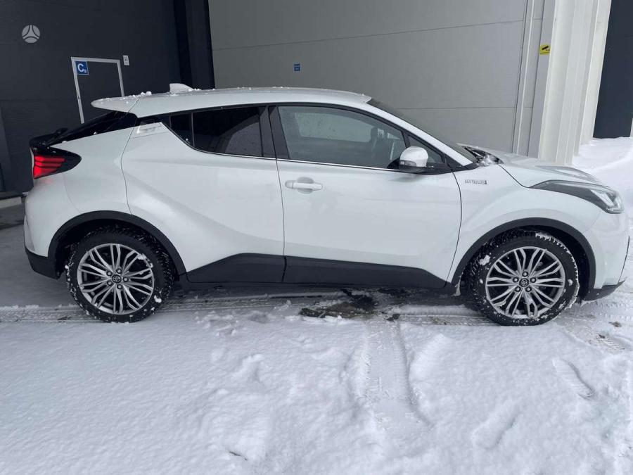 Balts Toyota C-HR 2021 Viļņa, ar dzinēja tilpumu 1.80 L un nobraukumu 23 tūkst. km par 19999 €, foto 9 vietnē AUTOMOTO.COM.LV
